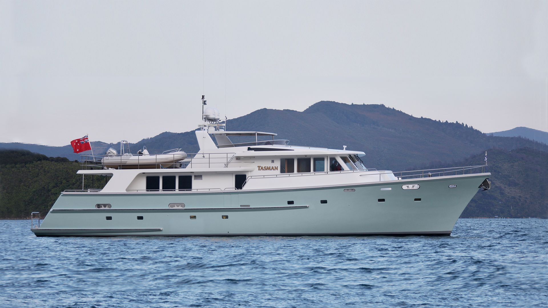 $500,000 price cut on explorer yacht Tasman
